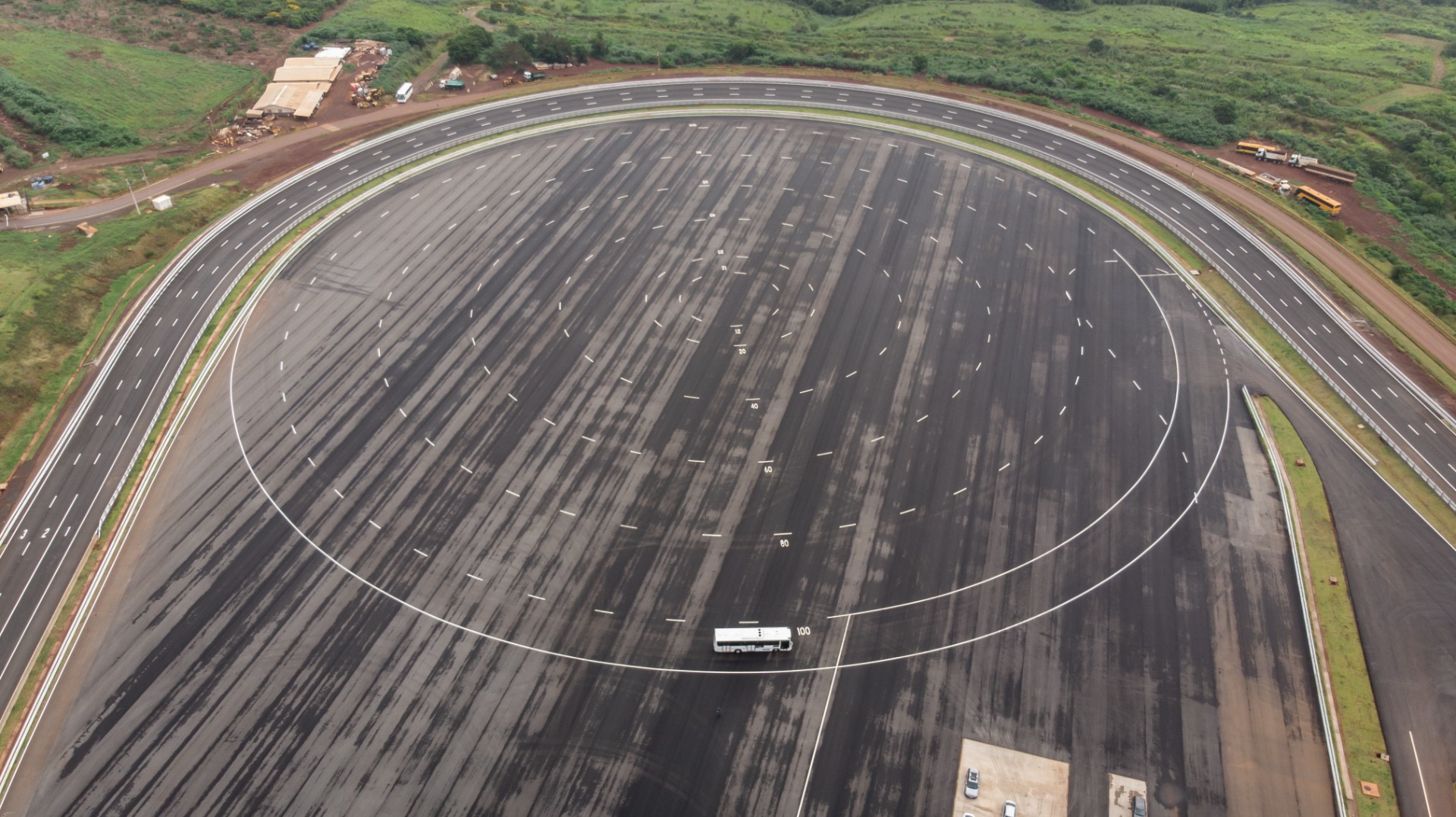 Mercedes-Benz do Brasil e Bosch concluem obras do Centro de Testes ...