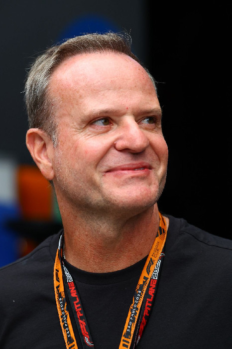 Rubens Barrichello assina com a Rede Graal