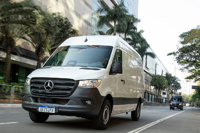 Mercedes-Benz apresenta soluções de mobilidade e transporte com a ...